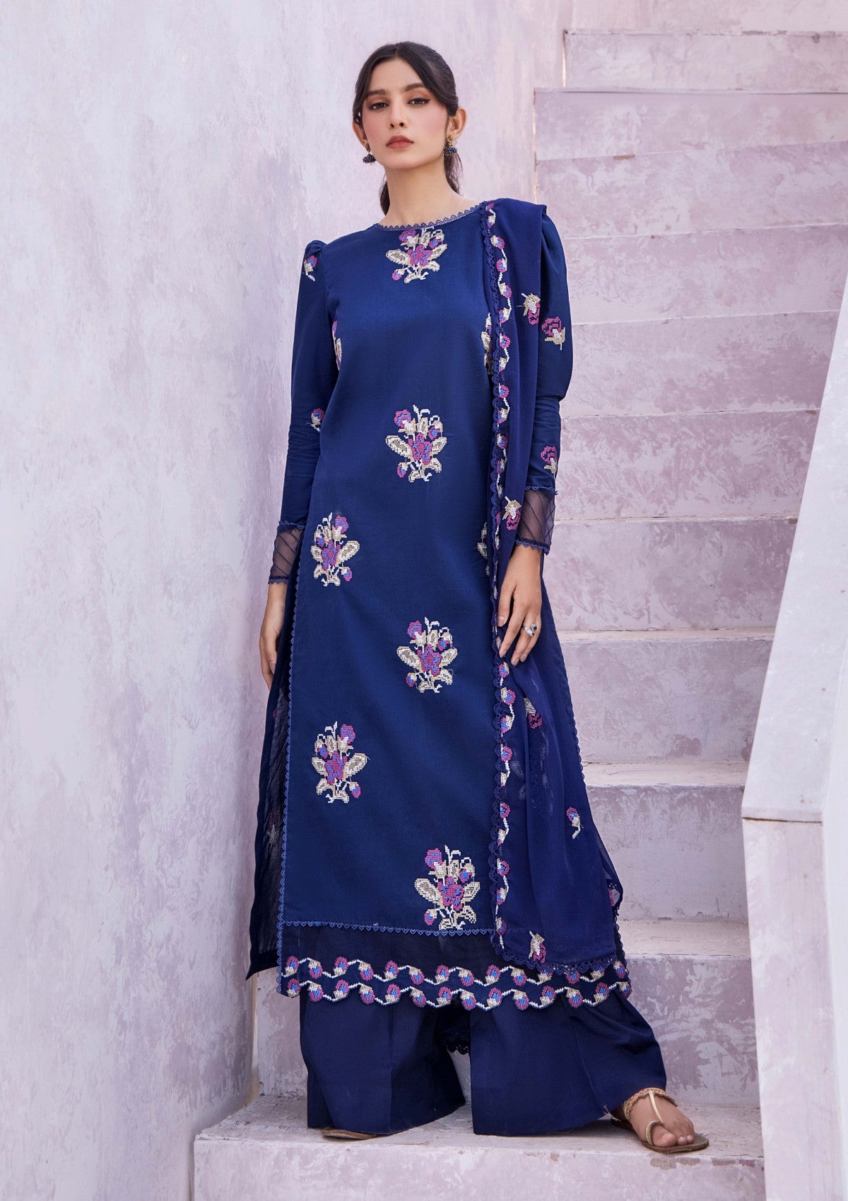 Lawn - Humdum - Lilly - HL25#03 – Saleem Fabrics Traditions
